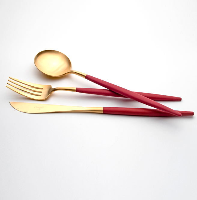 Set de 24 pièces Goa Cutipol rouge et doré sans écrin